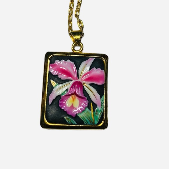 Toshikane | Jewelry | Vintage Toshikane Orchid Porcelain Pendant Locket ...